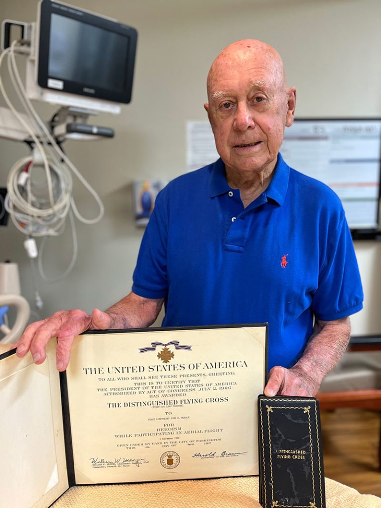 Three-time Distinguished Flying Cross recipient gives one to his doctor ...